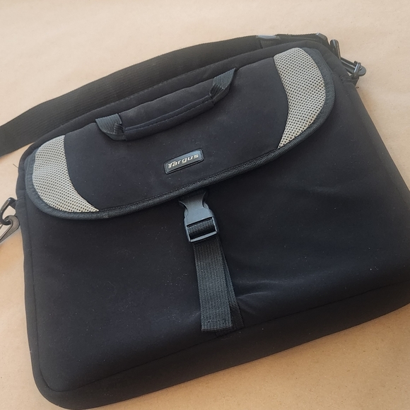Targus | Other | Used Black Targus Laptop Bag | Poshmark